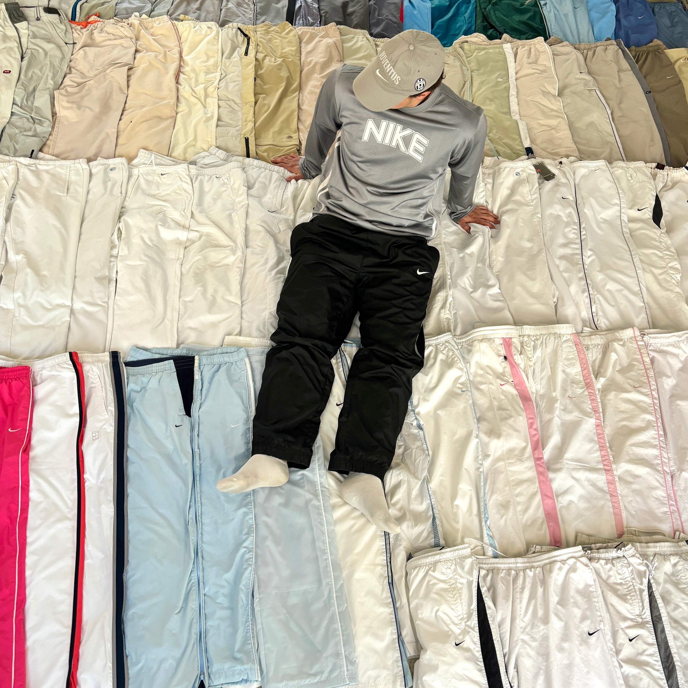 Trapdelivery - Authentic Vintage Store, Streetwear & Designer.